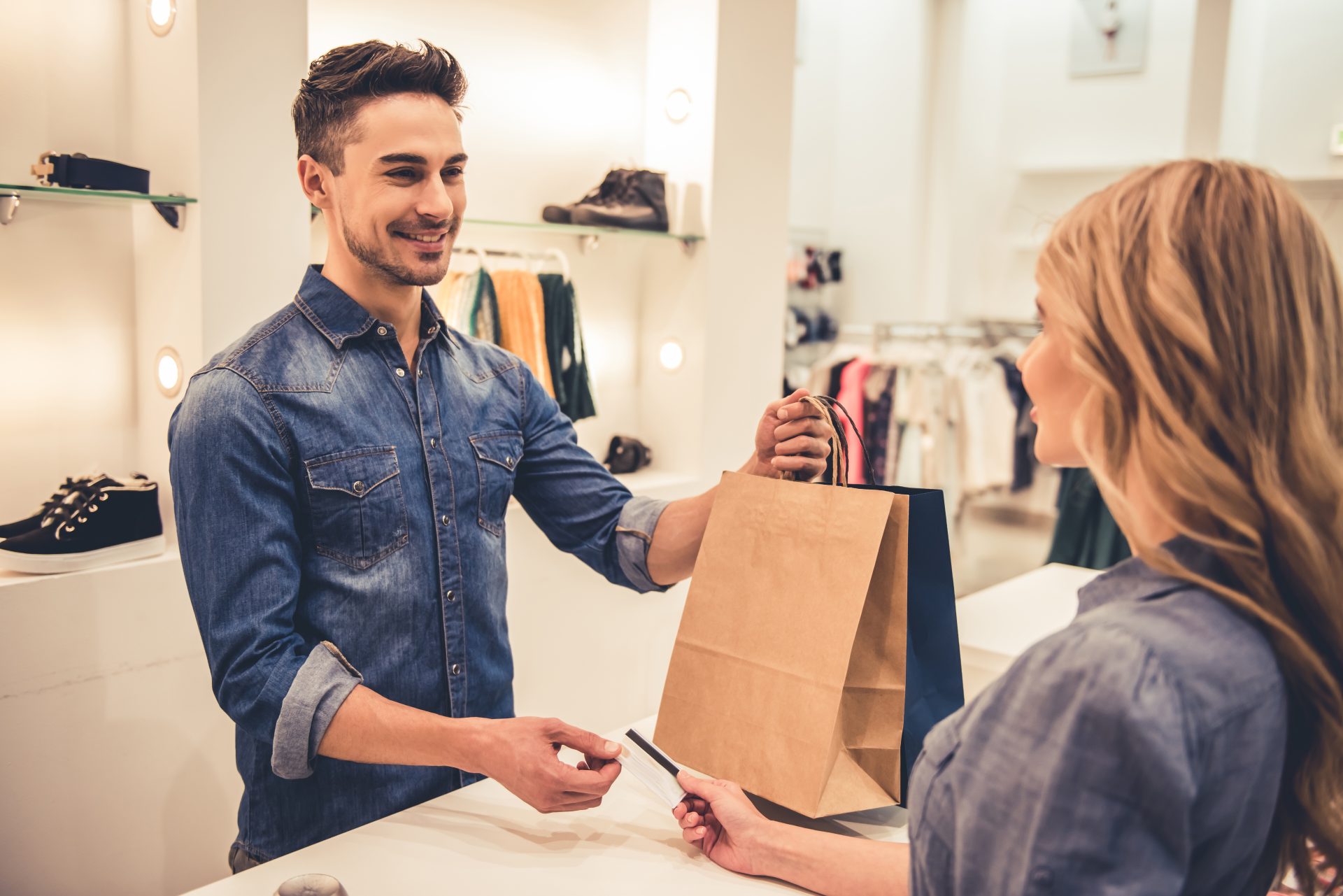 How Retailers can Create a Positive First Impression